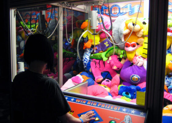 How To Win At The Claw Machine: Proven Tips For Winning At Amusement ...
